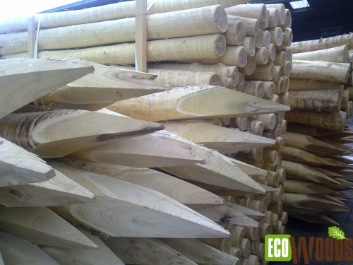 Houten omheining en afrasteringspalen op maat | Ecowoods